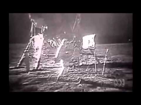 Space pioneer Neil Armstrong dies, aged 82