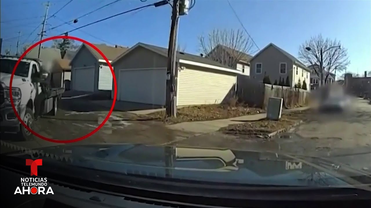Policía mata a conductor que intentó huir con él colgado del auto en Milwaukee | Noticias Telemundo