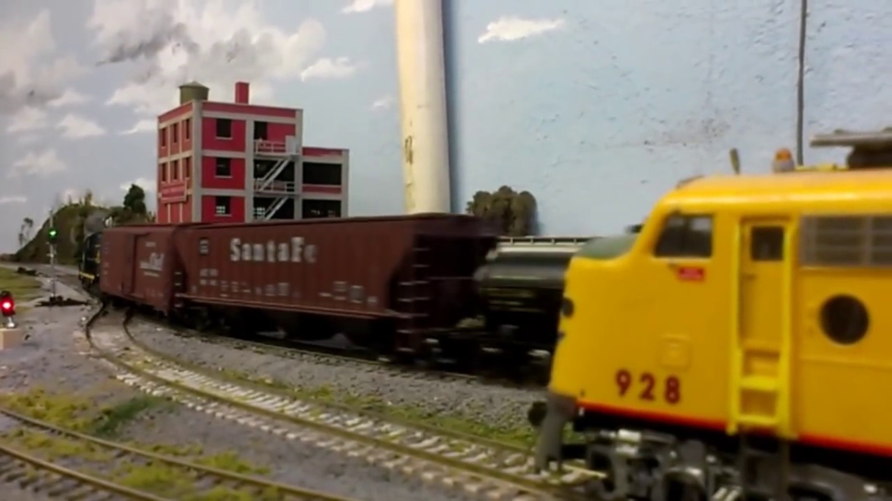 Chasing ATSF RSD-5 #2135 on its last revenue run through Thomson Canyon