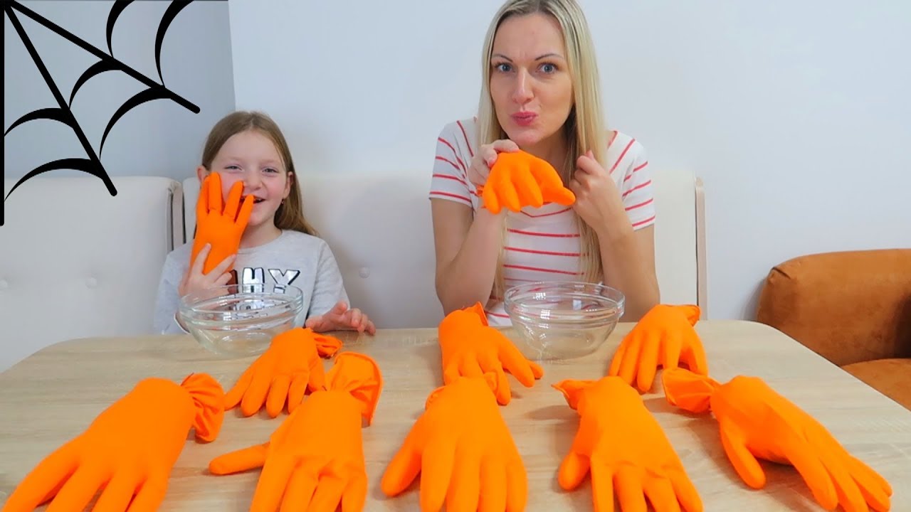 Slime misterios in manusi de Halloween