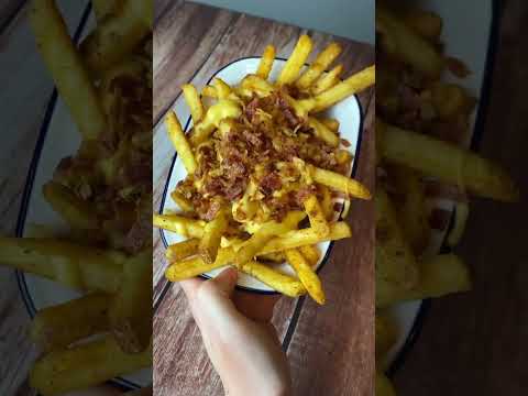 Loaded Fries Recipe with cheese sauce. Cheesy chips with bacon. Fakeaway bacon cheese fries recipe
