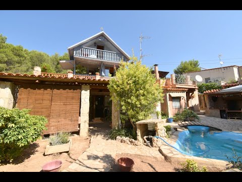 €350,000 - Three houses on the same plot with two private pools, on the Santo Espiritu urb. in Gilet