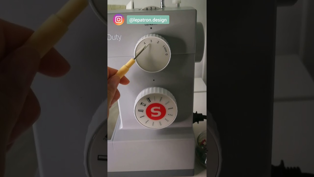 Tensión del hilo en la máquina de coser.