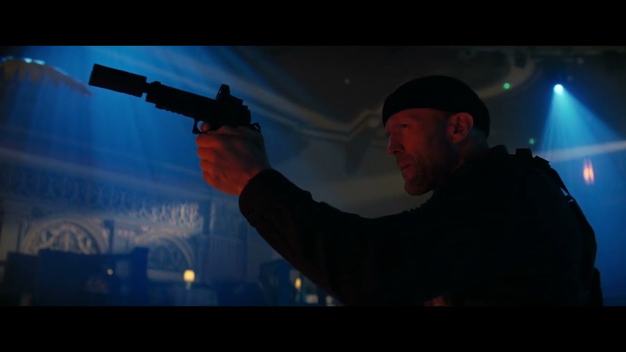 Resgate Implacável (A Working Man) 2025 - luta no Club (Club fight)