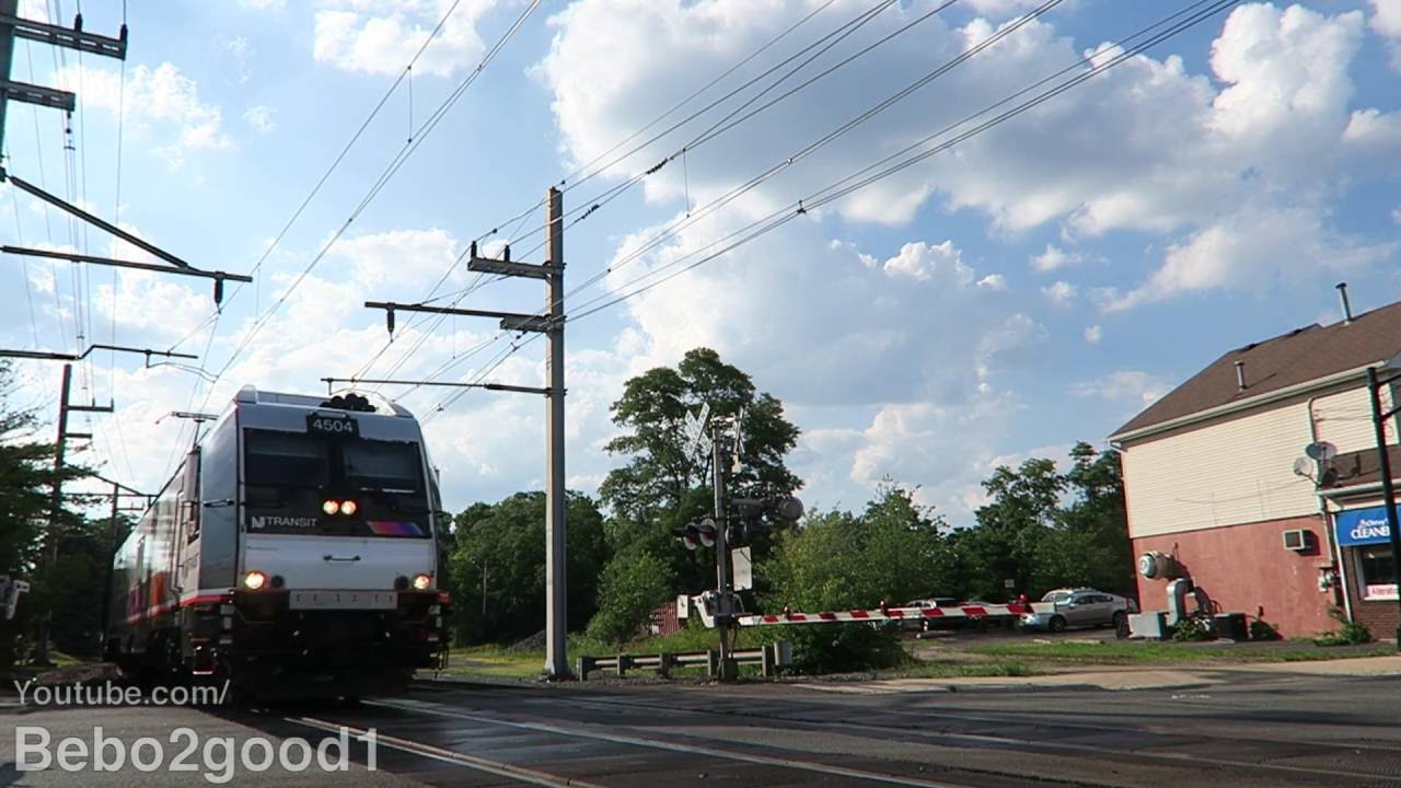 NJ Transit North Jersey Coast Line Trains at Matawan, NJ RR (ALP46/ALP45)