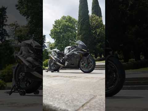 The next-level superbike. #ConceptRR #MakeLifeARide #BMWMotorrad