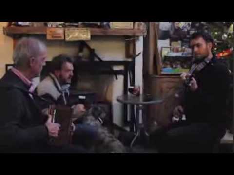 Milltown House guests visiting Dingle & Slea Head (& singing at Dinner!)