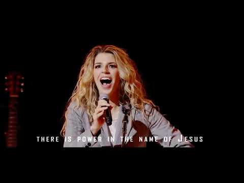 What a beautiful name it is (Break every chain) video + lyrics