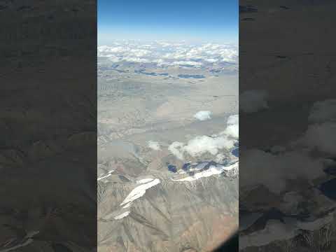 The mountains are undulating, and the surrounding mountains are desolate