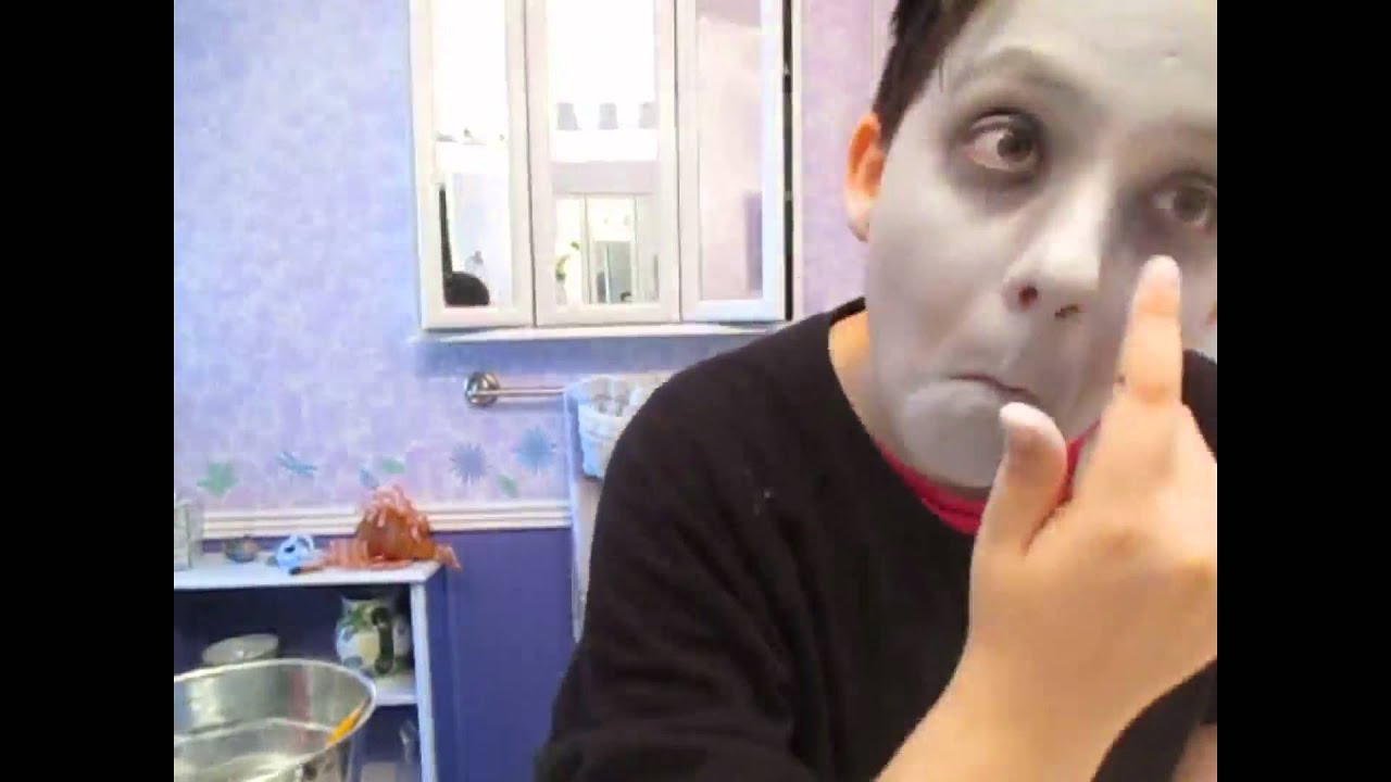 Karkat Cosplay Transofmation