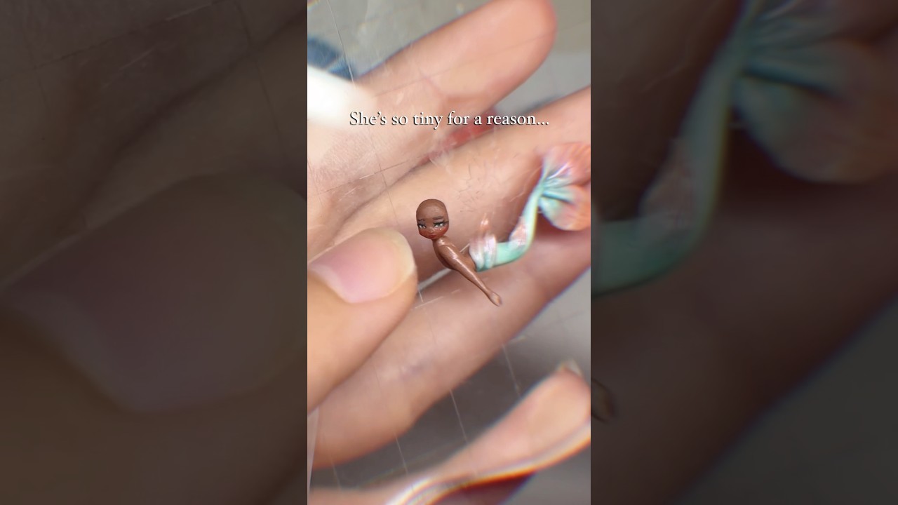 Making a mermaid pendant 🧜🏻‍♀️ #mermaid #clay #polymerclay #miniature #art #smallbusiness