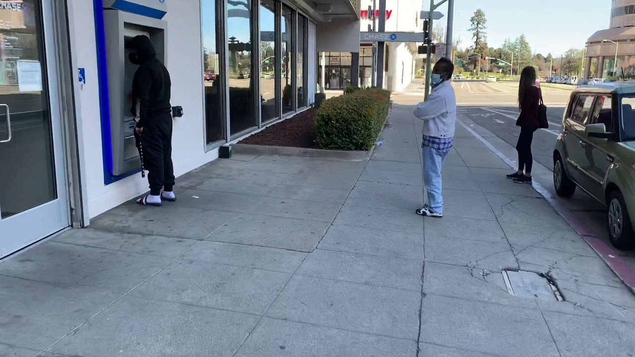 Walk from 19 St Bart to 300 Lakeside