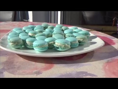 Macarons Recipe (white chocolat and coconut filling)