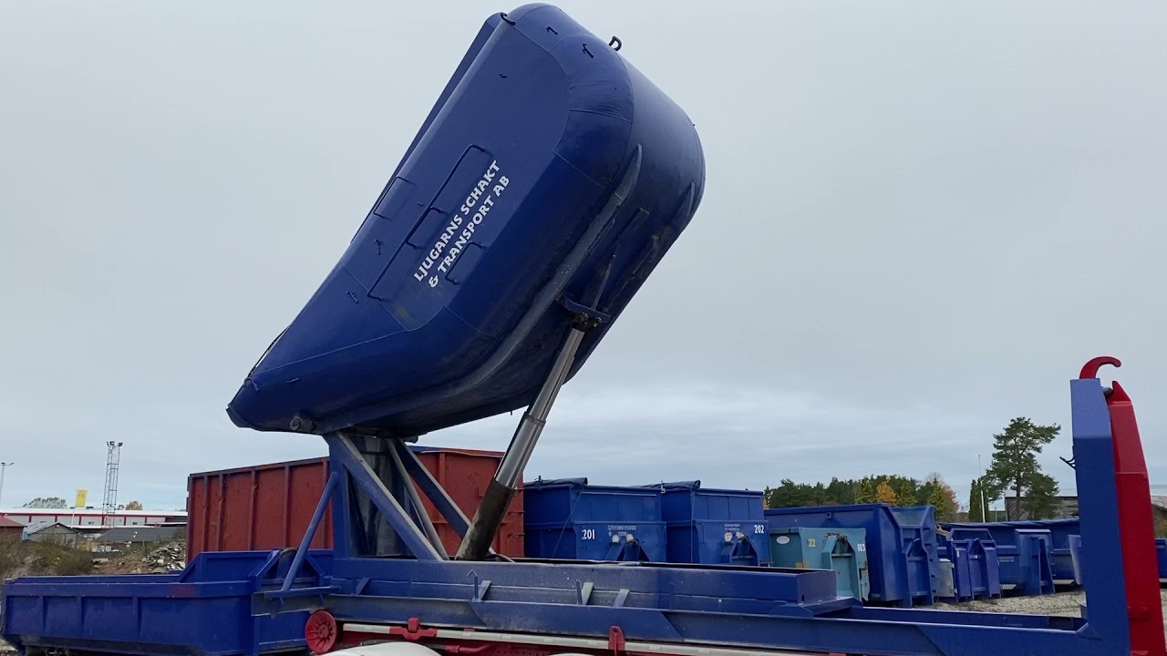 Klaravik Auktioner | Högtippande balja på lastväxlarram