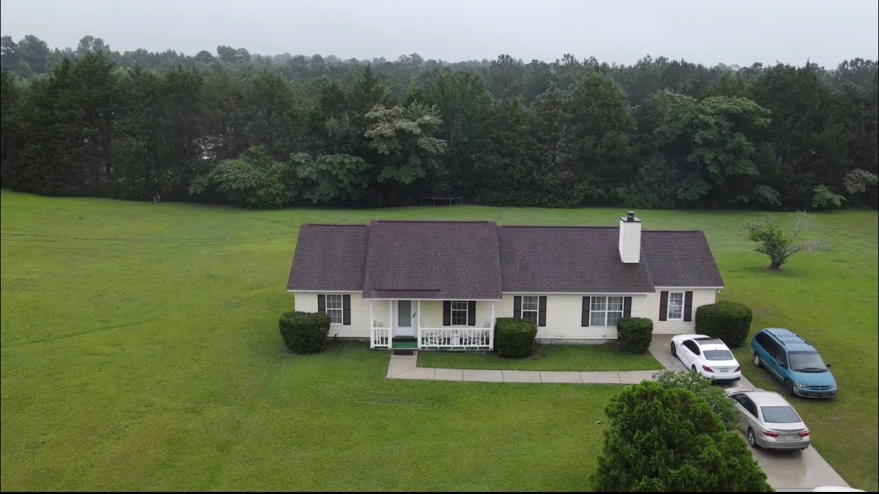 Happy client with a brand new roof! #roof #rooftop #construction #roofers