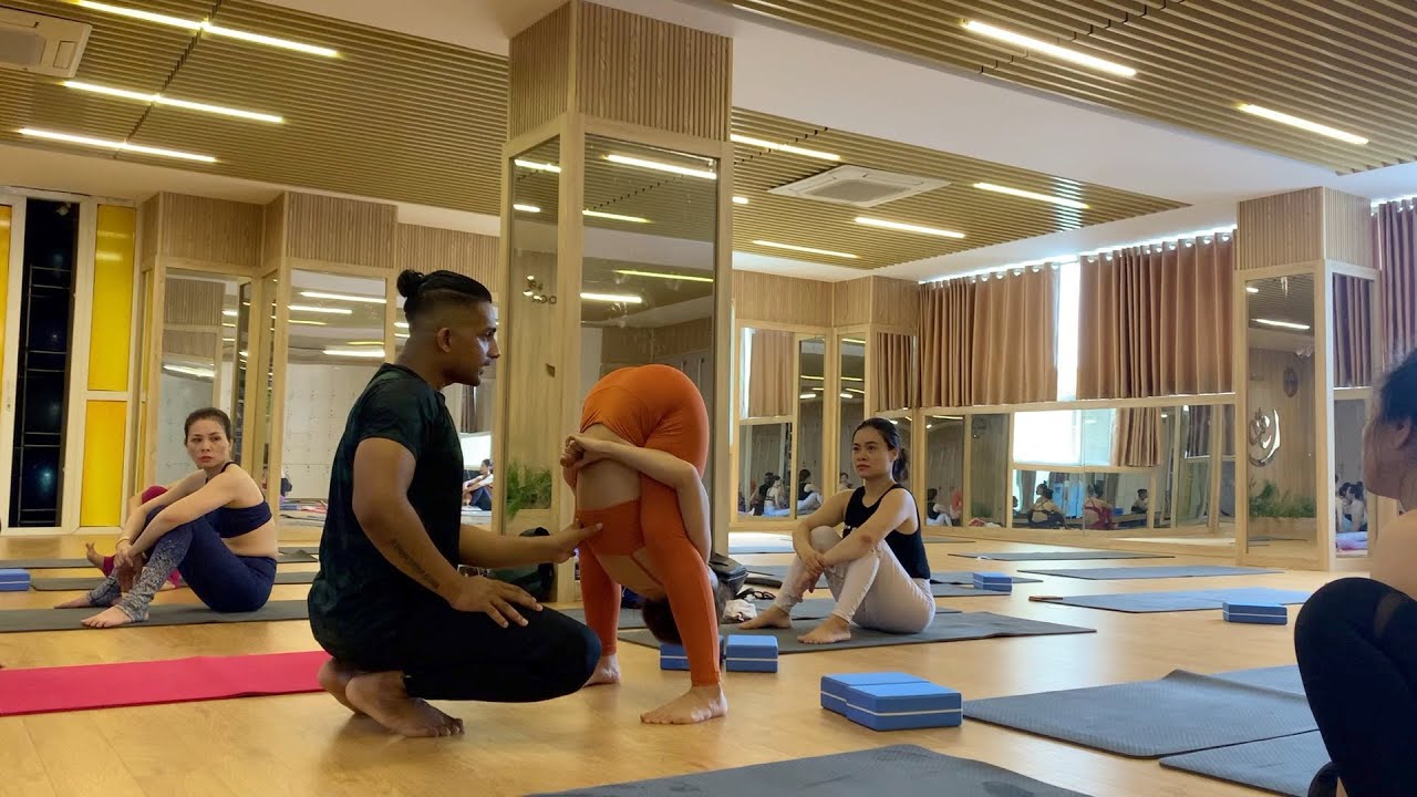 Advanced Yogasana Training - My Advanced Group Yoga Class | YOGRAJA