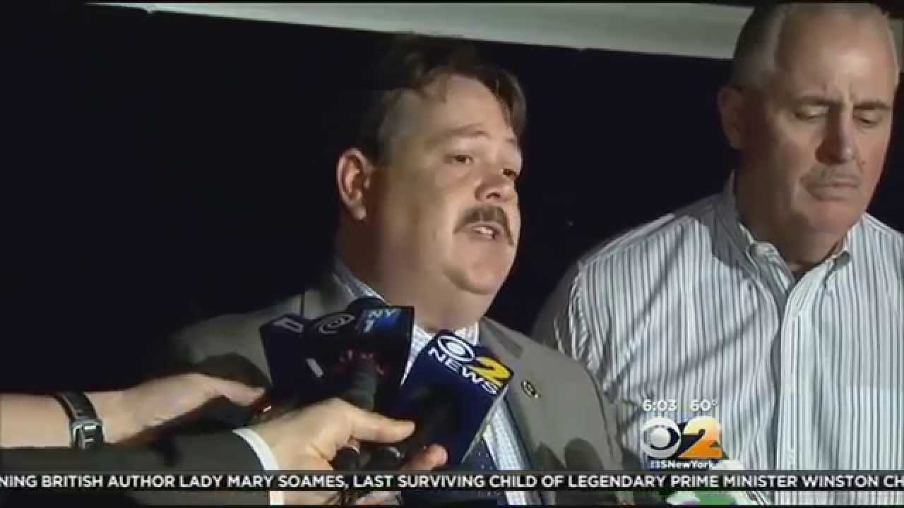 Suspect Sought After 2 Kids Stabbed, 1 Fatally, In Brooklyn