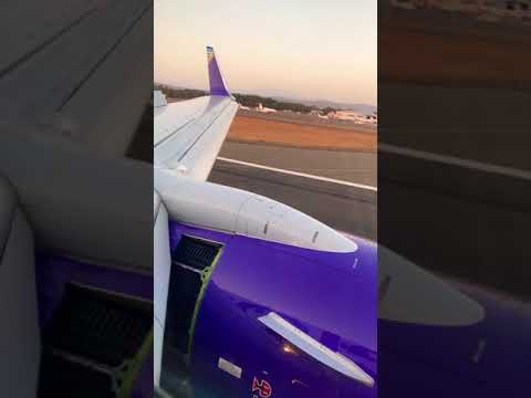 Avelo Airlines 737/700 landing in Santa Rosa