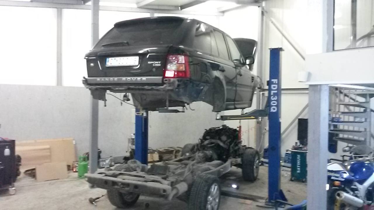 Range Rover Sport Split in Half by Mechanics Just to Repair the Engine ...
