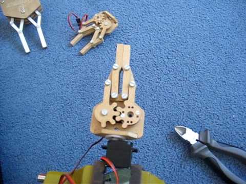 Mini servo gripper by jjshortcut - Thingiverse