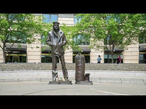 United States Navy Memorial - Lone Sailor