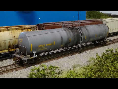 Modeling With Dan! **Kitbashing 3 UTLX 29K Tank Cars.**