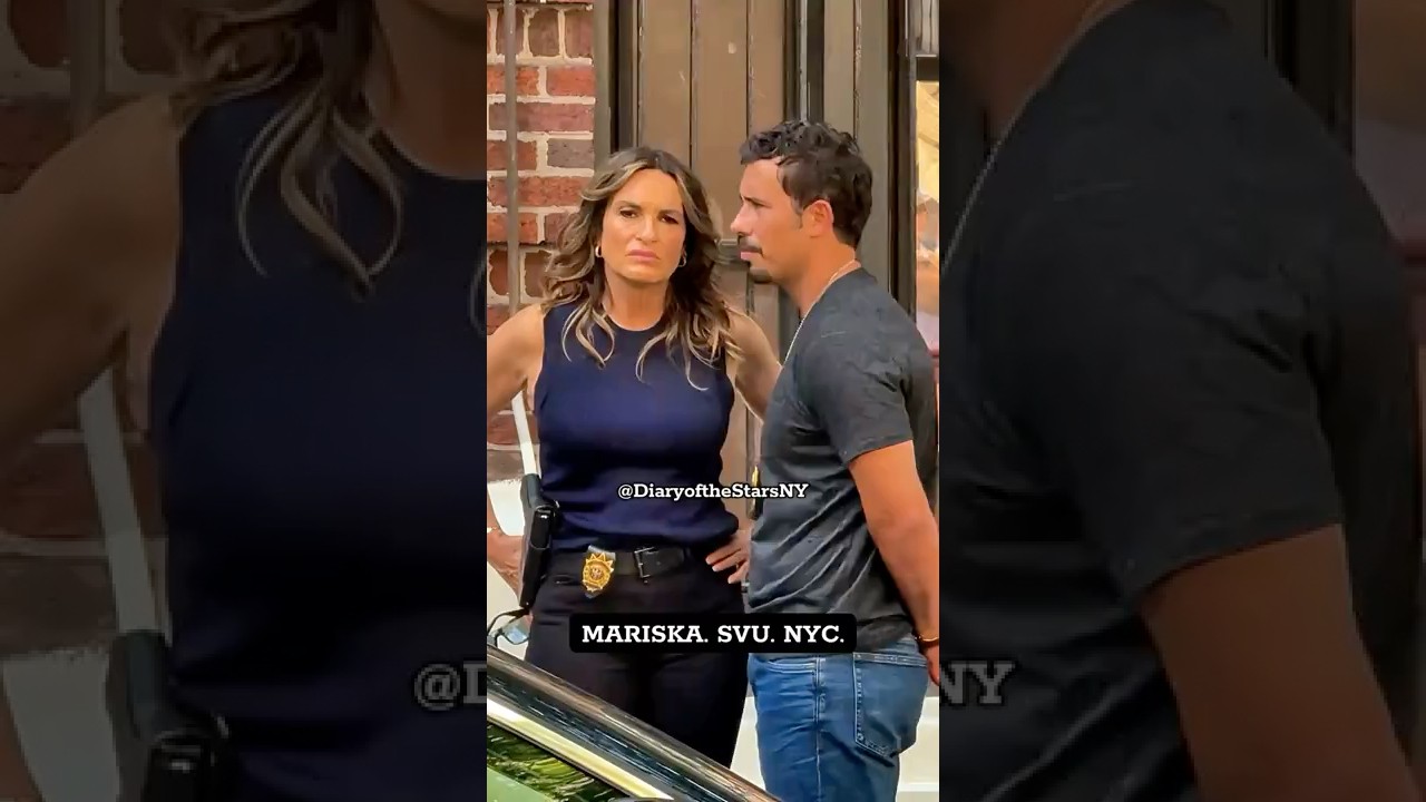🎬 Mariska Hargitay getting into character before filming SVU in NYC today 🚔✨#MariskaHargitay #SVU