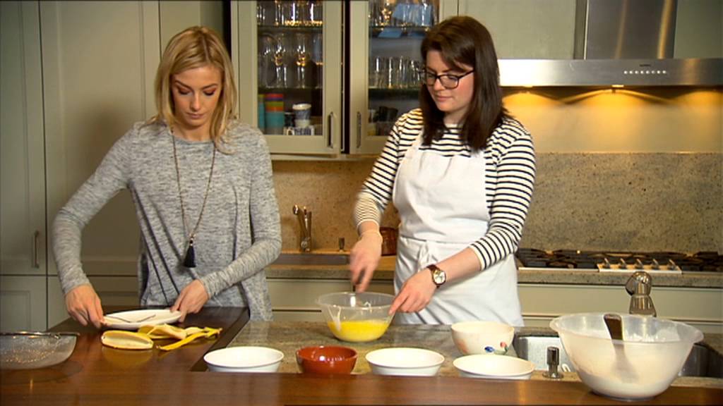 Baked Banana & Chocolate Chip Doughnuts | Two Tube