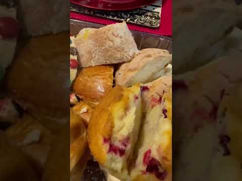 Have you tried Mexican sweet bread? 😋 Pan Dulce with my Grandma! 😍