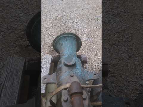 Leslie Tyfon 300 VS Federal Signal Thunderbolt air raid siren #siren