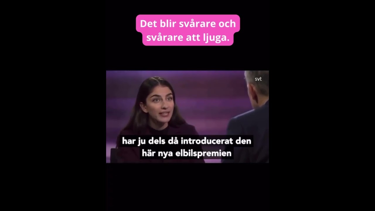 Jobbigt för Romina Pourmokhtari (L) när Anders Holmberg, SVT, är påläst