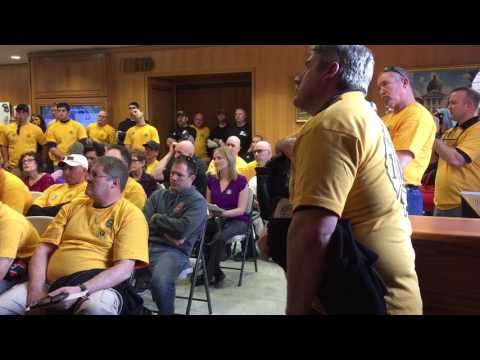 PERS: B-roll of the overflow crowd in the Oregon Capitol