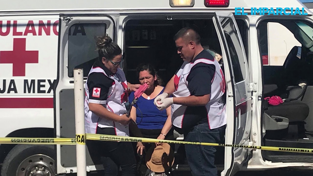 Camión se queda sin frenos y choca con poste; hay lesionados