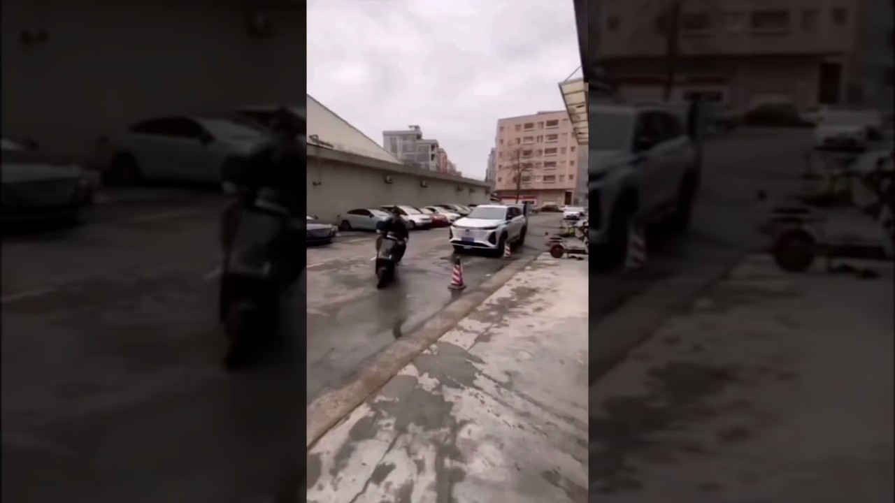 Watch your head! THAT looks painful😫