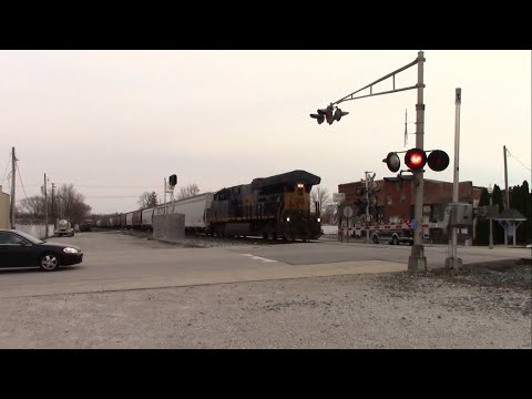 3rd Street/S.R. 18 Railroad Crossing (Gravel Drive View) - CSX M644 w/ CSX 3306 - Brookston, Indiana