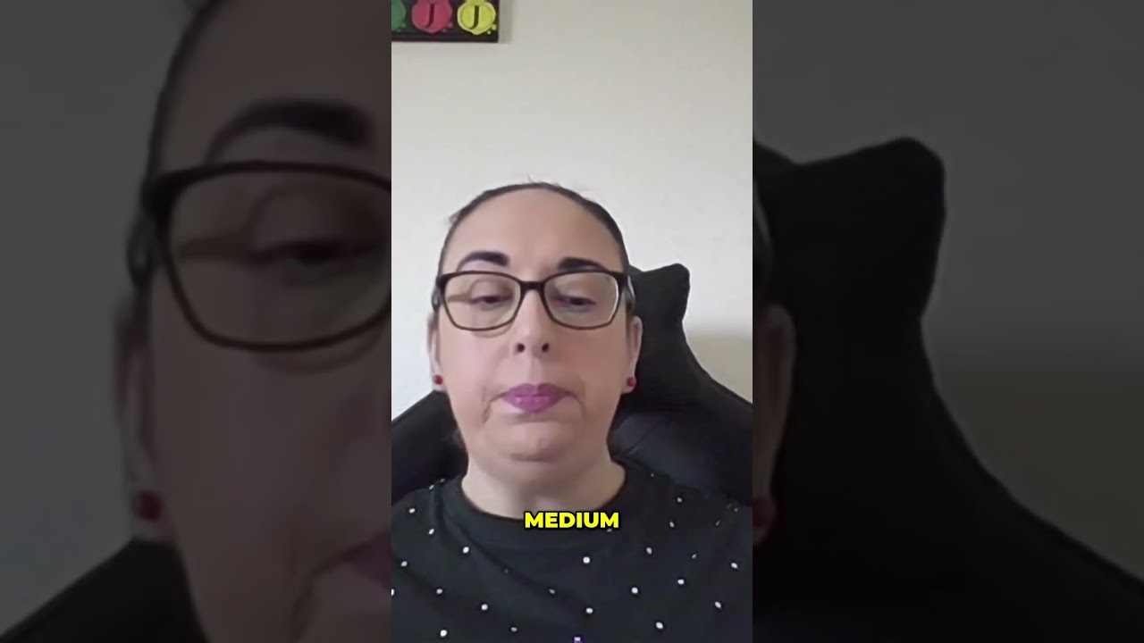 Medium vs Substack: Which Platform Wins for Writers? #shorts