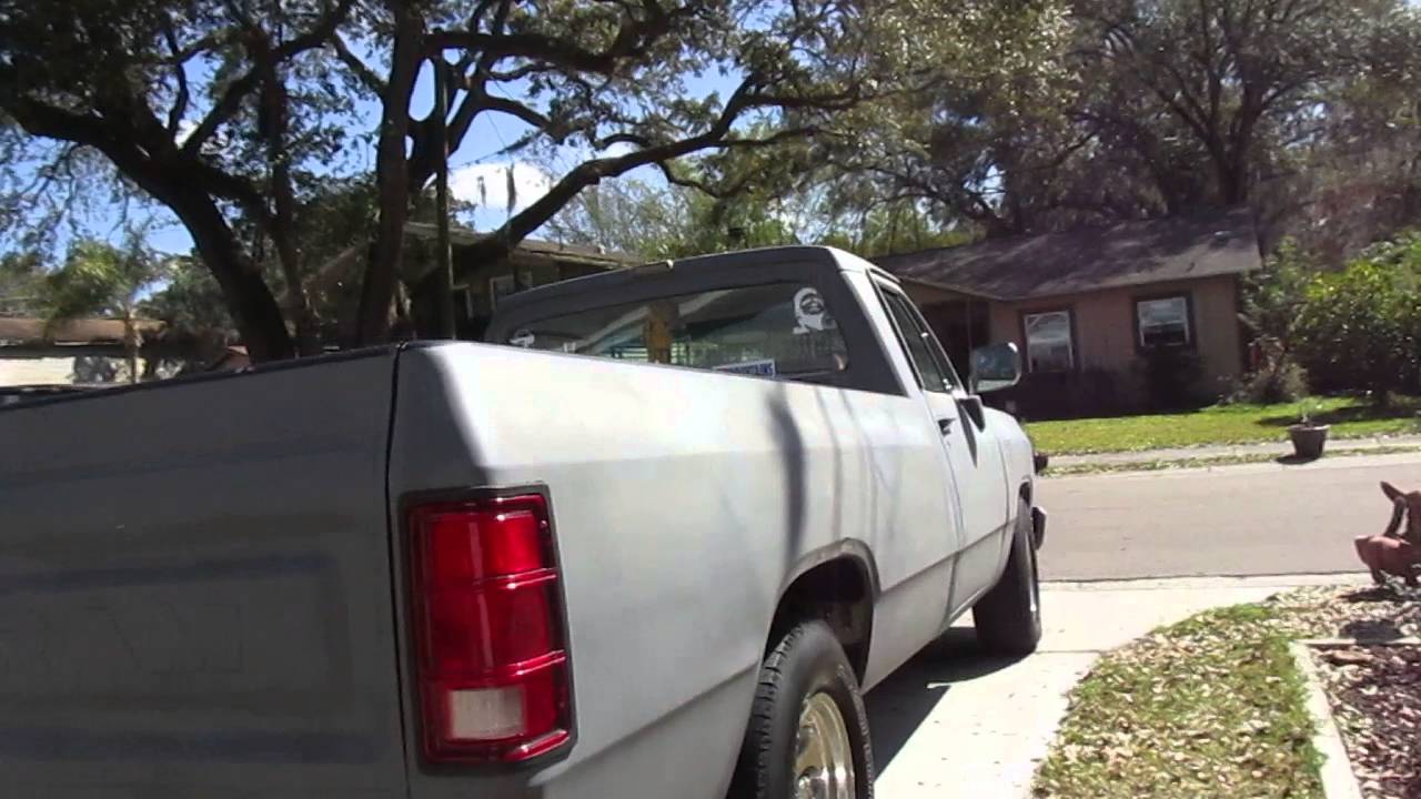 1990 Dodge D150 walk around and start up