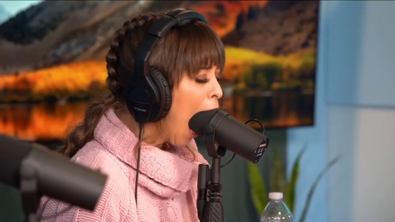 Riley Reid DEEP THROATS MICROPHONE