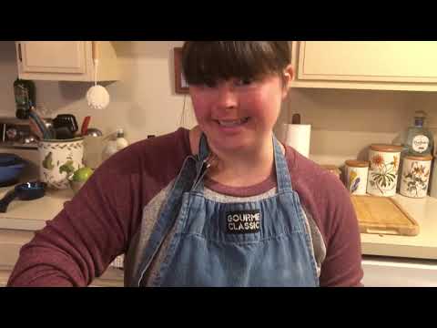 Collette Divitto of Collettey's Cookies bakes and easy-peasy Apple Crisp