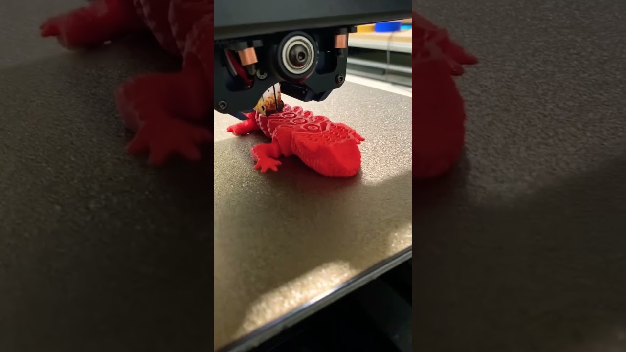 #3dprinting a chameleon with articulated joints!  #3dprint #toys