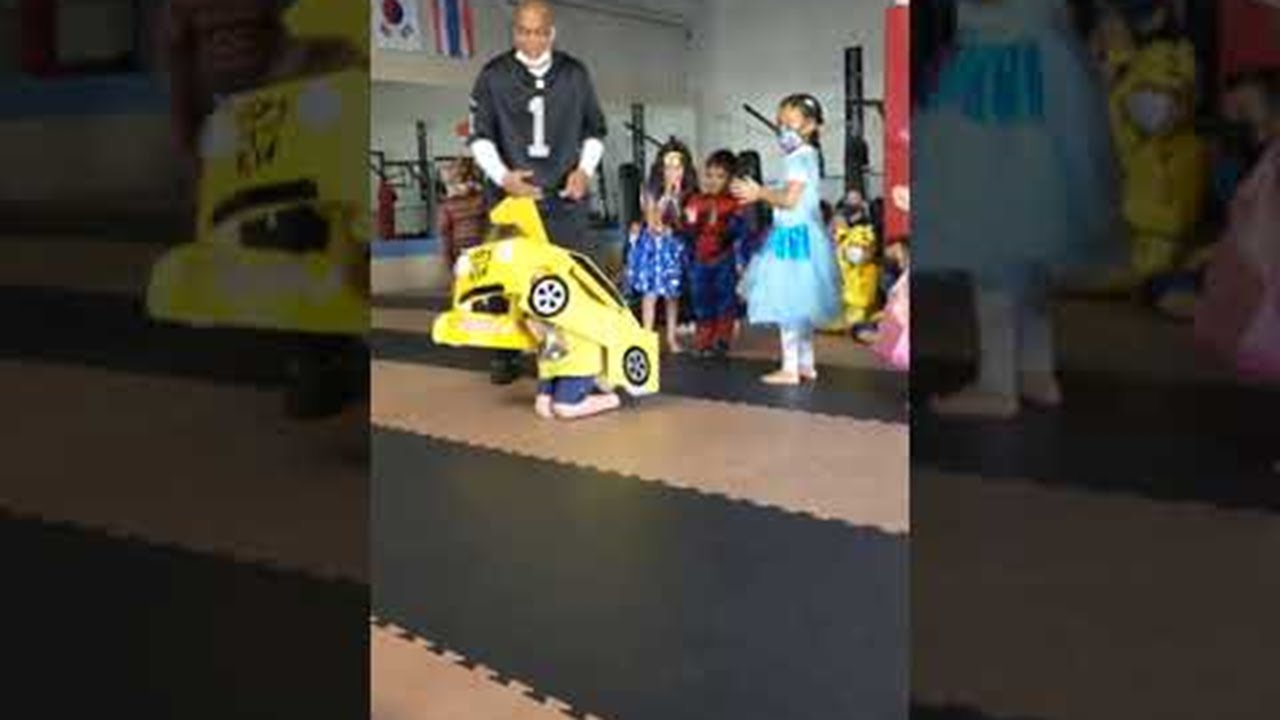 Kiddo Shows off Homemade Custom-Designed Transformer Costume || ViralHog