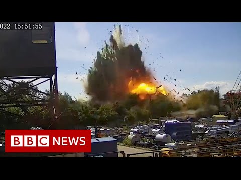 Russian strike on Ukrainian shopping centre a war crime, say G7 leaders - BBC News