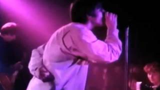 Rare footage shows Oasis performing in packed out Liverpool club in 90s ...