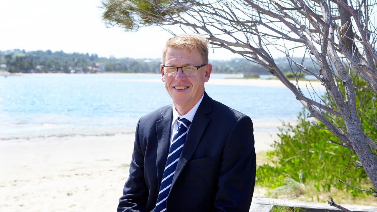 Chris Howlett - King and Heath First National - Lakes Entrance ...