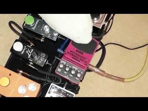 Behringer Ultra Feedback Distortion FD300 / Feedback Test / BOSS CLONE?