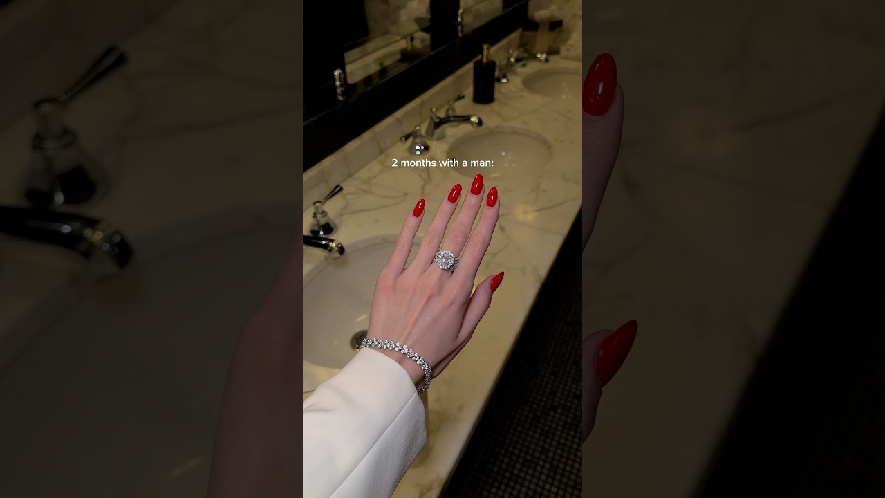 In material world it’s absurd to label women as “gold diggers” My jewelry from @J@JeuliaRings