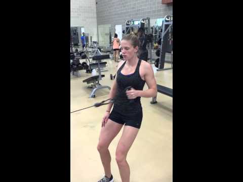 standing single arm cable row