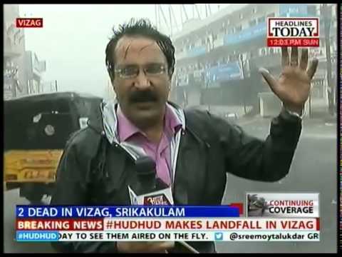 Hudhud makes landfall in Vizag