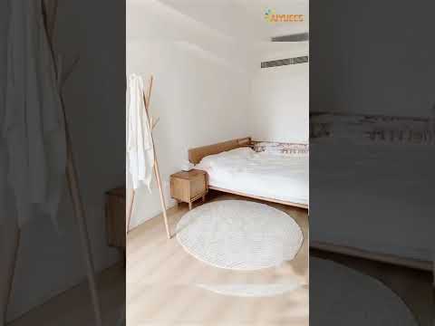 Which type rug should go with a burly wood bedroom?#bedroomdesign #carpet #homedecor #rug