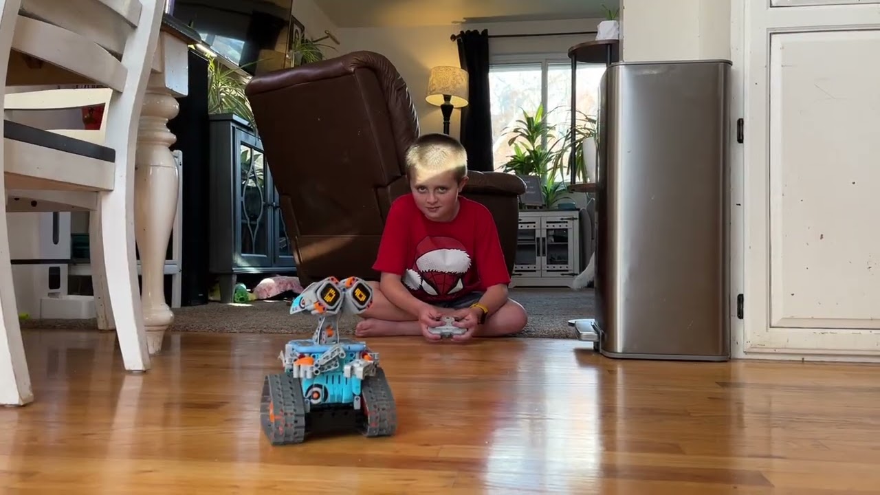 Robot building kit 